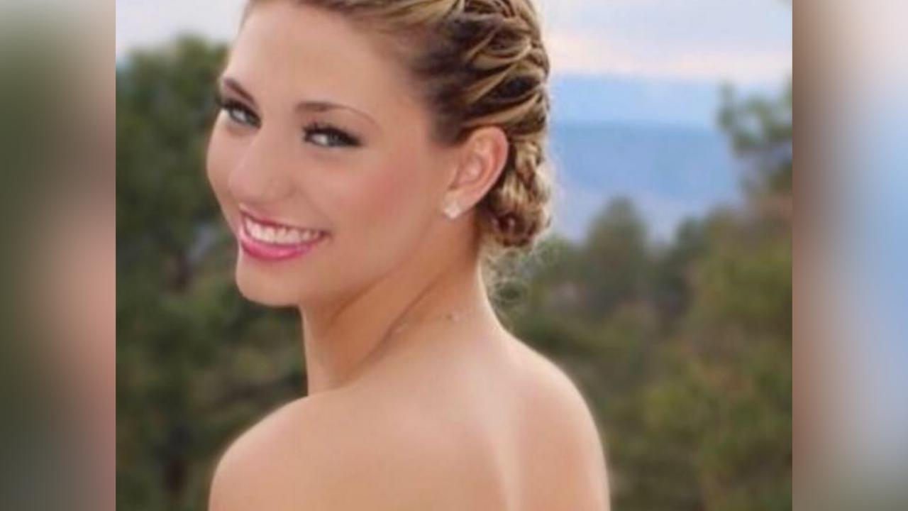 Holly Peer's Instagram, Twitter & Facebook on IDCrawl